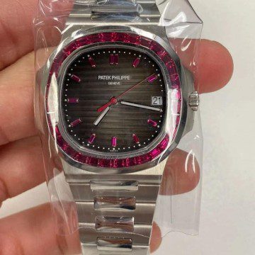 Patek Philippe Nautilus 5711/112P-001 Ruby chờ hàng